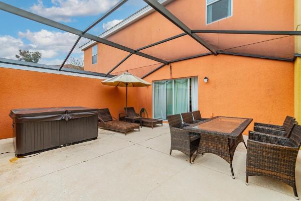 Cozy Villa 3bd/3ba - King Bed - Private Jacuzzi - Walt Disney World® Resort, Orlando