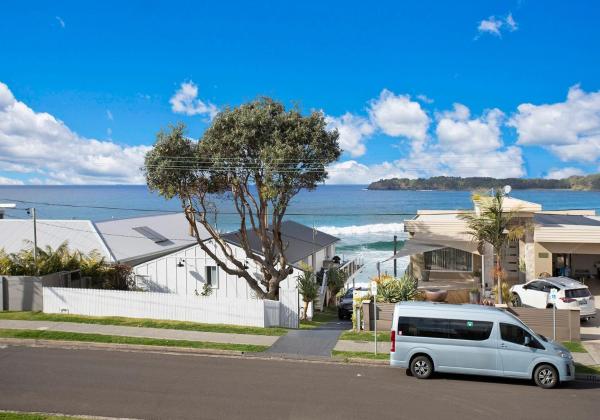 Beach House On Johnson - Wollongong