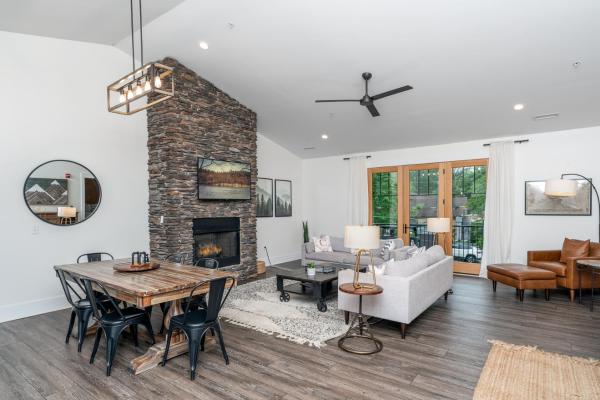 Cardinal On Main - Blowing Rock, NC