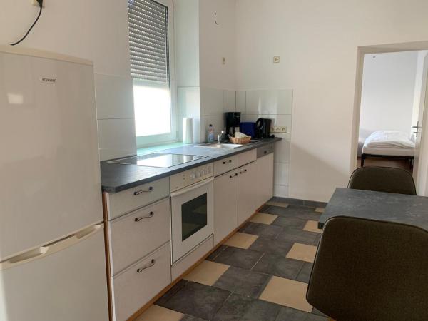 Monteurwohnung In Aschersleben, 2 Zimmer, Küche, Bad, Max 4 Personen - Aschersleben