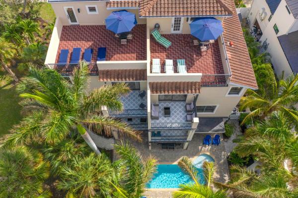 100 Percent Private - Pool, Oceanviews, Village, Beaches! - Siesta Key, FL
