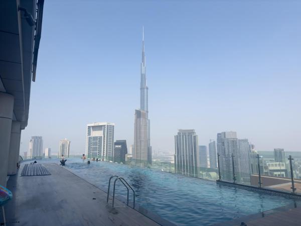 Escape24 Spacious 2br Infinity Pool With Burj Views - Dubaï