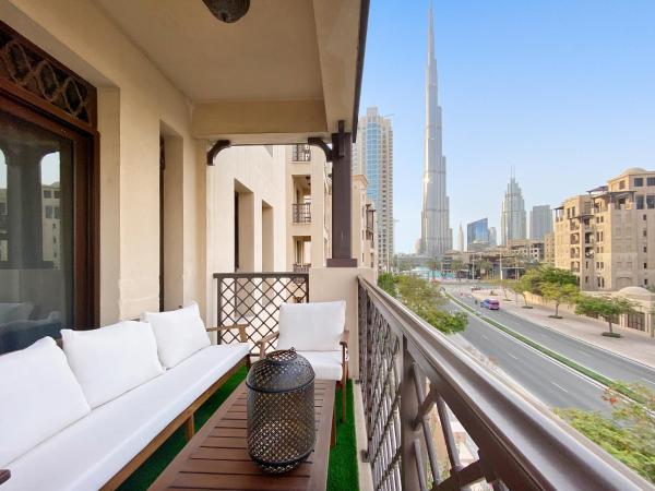 5 Min Walk To Burj Khalifa 2bhk Luxury Downtown Burj Haven - Dubai