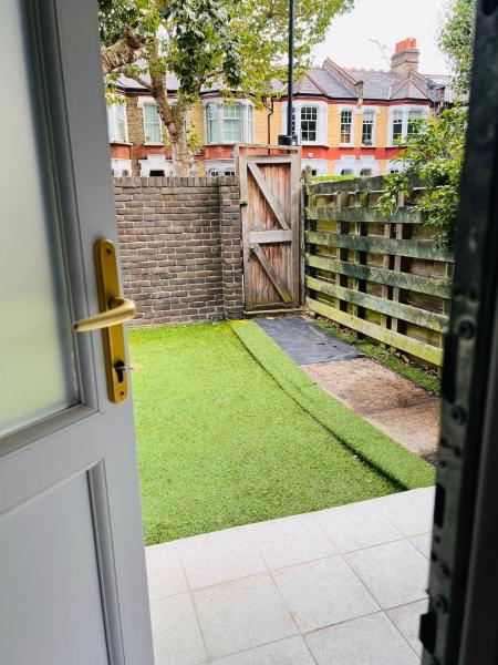 Omega - Beckenham