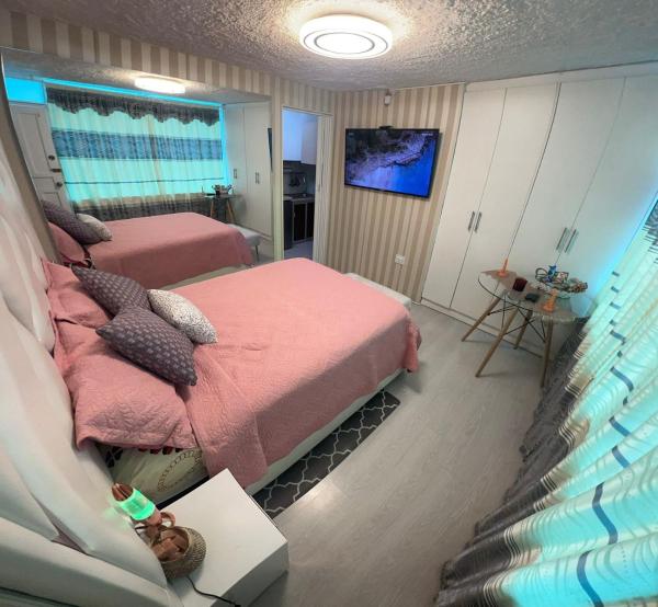 Gold House Oro - キト