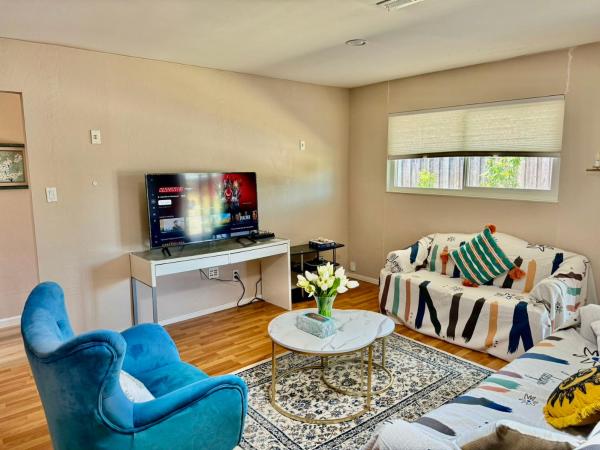 Chic Home With Expansive Backyard- Duplex Back Unit - San Mateo, CA
