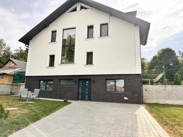 Apartament Spatios, Parcare In Curte Privata - Botoşani