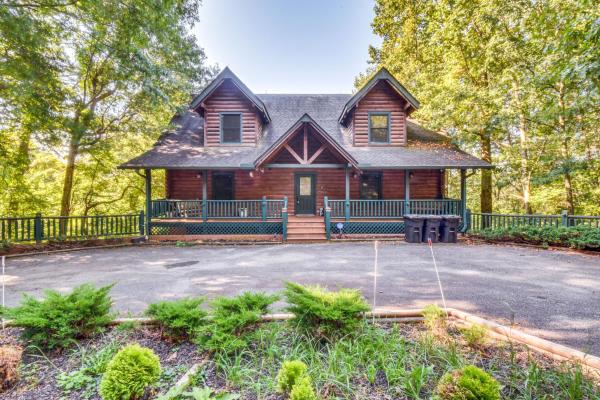 Expansive Sky Valley Lodge With Mountain Views! - Georgia