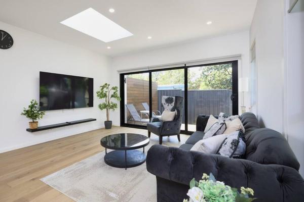 Preston Lux House 5 Bed 5 Bath - Ivanhoe