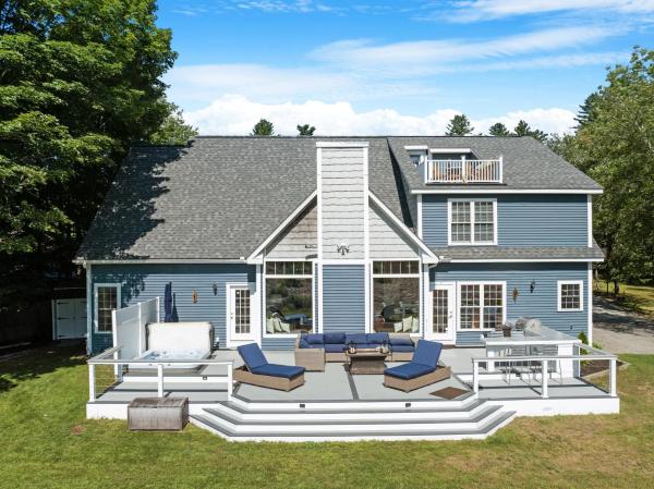 Luxury Riverfront Retreat Hot Tub, Game Room, Gym - Loon Mountain, NH