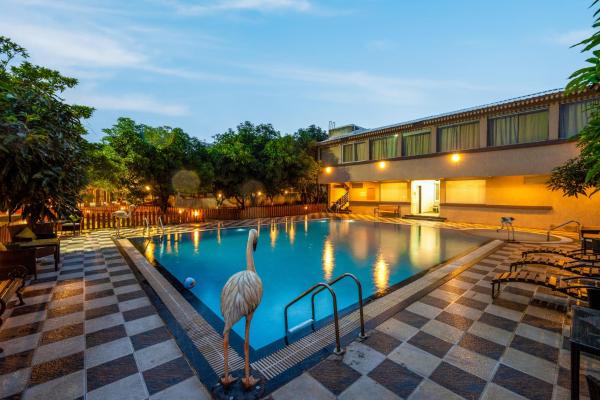 Freesia Resort By Express Inn - Nashik
