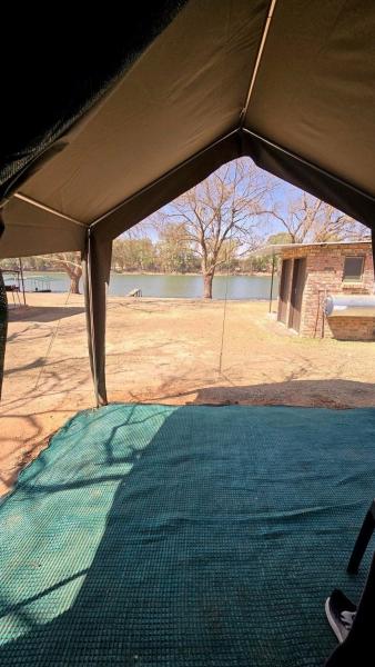 Riverbend Camp - Panache Family Tent With Private Ablution - Christiana