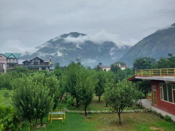 Gazing Moon Homestay - Himachal Pradesh