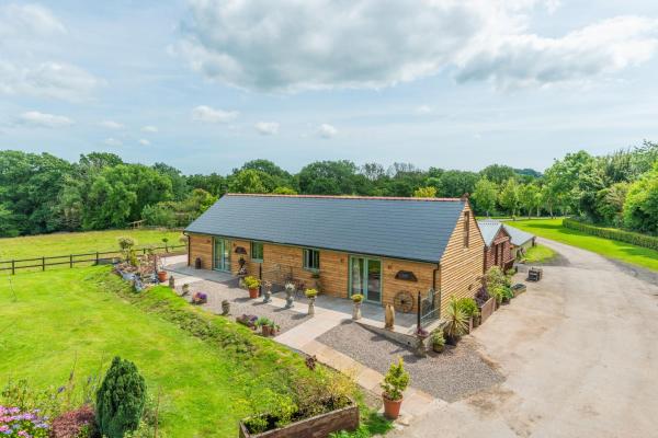 Self-contained Cosy One Bedroom Holiday Barn - Cowbridge