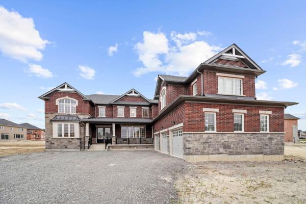 Prime Peterborough - 4br And Office, Newly Renovated - Peterborough, ON, Canadà
