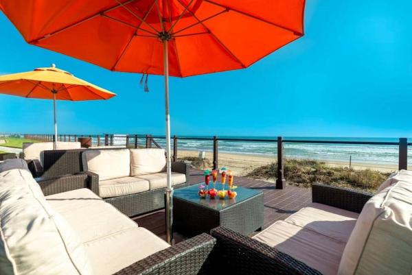 Beachfront Resort 2br Condo 3 Pools, Heated Pool, Kids Pool & Jacuzzi - South Padre Island, TX
