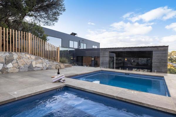 Ocean Beach Retreat - Contemporary Rye Accommodation - Rye