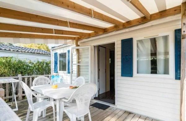 Camping 4 éToiles - Piscine - Efceih - Brem-sur-Mer