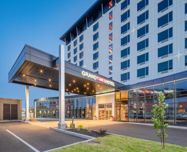 Grand Hotel Times Levis - Levis