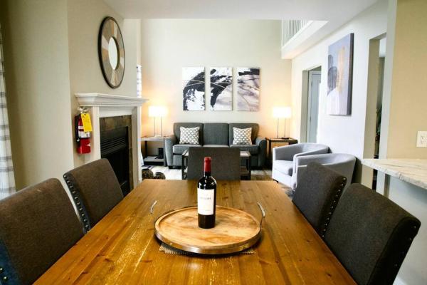 Cozy, 4 Bedroom Chalet, 10 Min Walk To Village - Collingwood