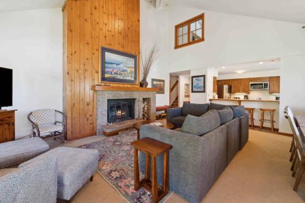 Kiva 428 By East West Hospitality - Beaver Creek, CO