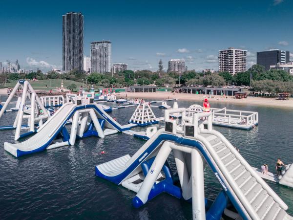 Freshly Renovated Modern Waterfront 1 Bedroom Unit - Nerang