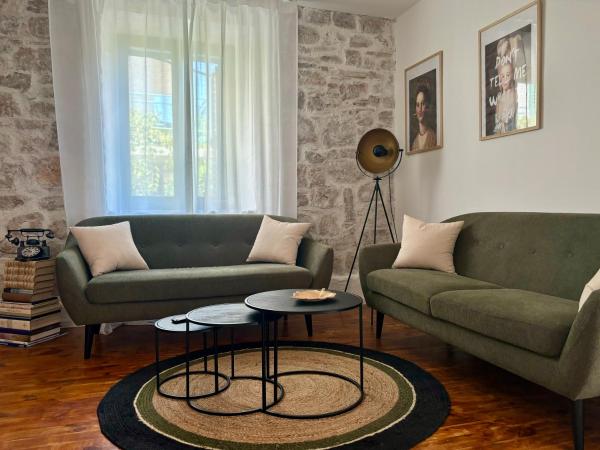 Casa Brullevi - Villa U Staroj Jezgri S Pogledom Na More - Tisno