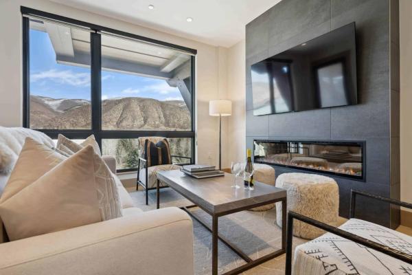 One Riverfront Condo 405 By East West Hospitality - Avon, CO