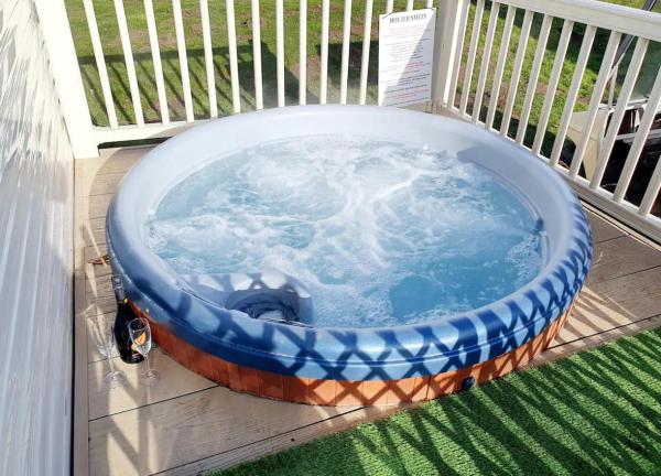 15 Kestrel Close Hot Tub Retreat - Woodhall Spa