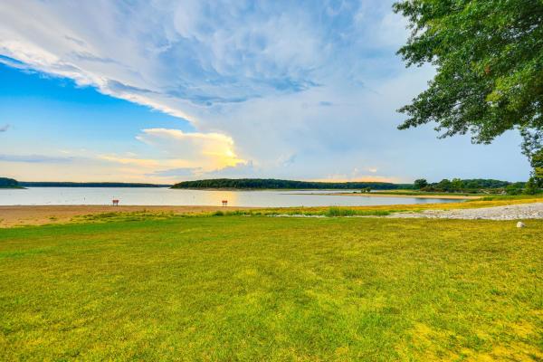Family Condo By Mark Twain Lake & Jellystone Park - Splash Landing, Monroe City