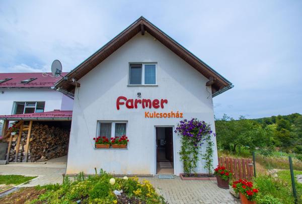 Casa De La Fermă Corund - Farmer Kulcsosház Korond - Korond