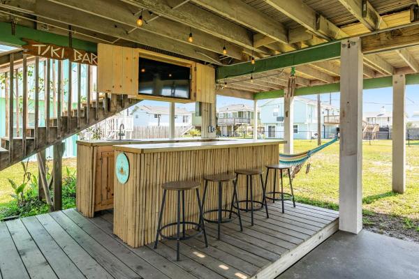 Short Walk To Beach Coffee Shop Restaurants - Jamaica Beach, TX