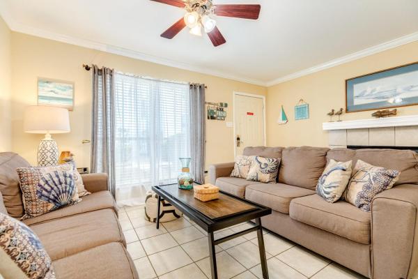 Sandpiper Stay Condo - Pool Near Beach And Seawall! - Galveston, TX