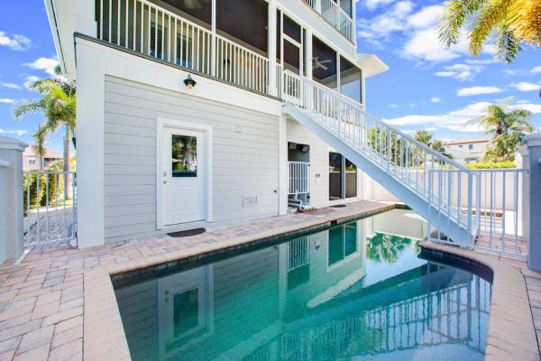 Skyfall South, 4 Bedroom Beach Vacation Pool Home, Sleeps 8 - Bonita Springs, FL