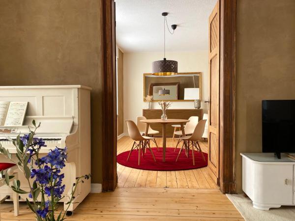 Robins Nest - Charmanter Altbau, 80 M2, Zentral & Ruhig - Detmold