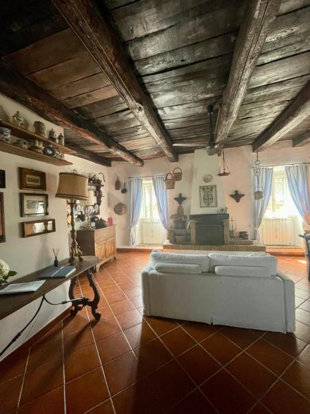 Sui Tetti Del Borgo - Sutri