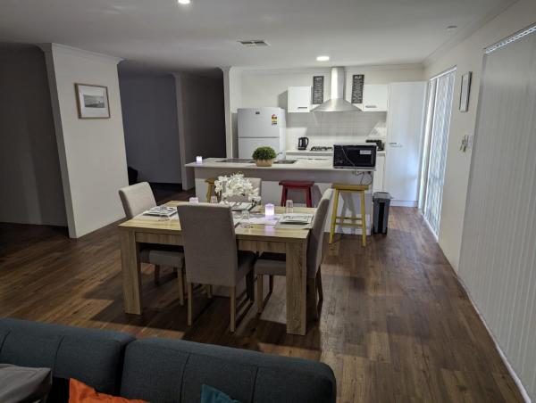 4 Bedroom Wandina Home - 5 Tvs & Close To Shopping Centre - Geraldton