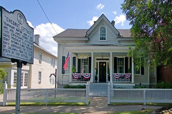 Chesnut Cottage Inn Bed & Breakfast - Columbia, SC