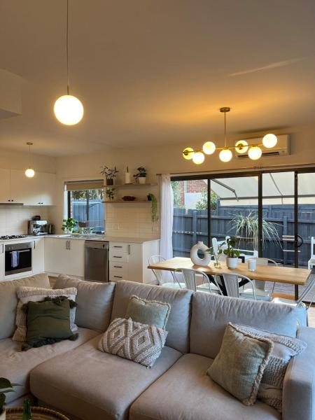 Melbourne Home Close To Airport & Train Station - Tottenham