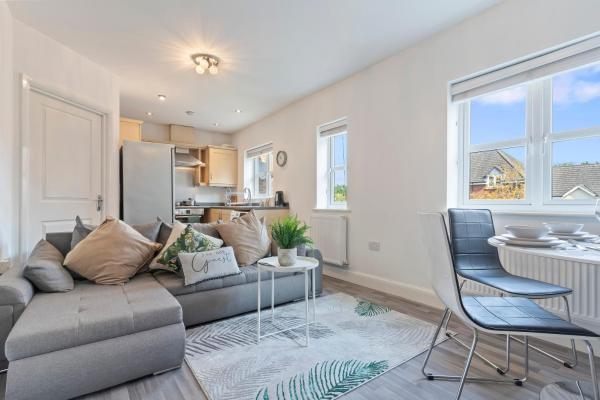 Ava's Apartment - 1 Bedroom In Solihull Centre - Free Parking - Wi-fi - Solihull