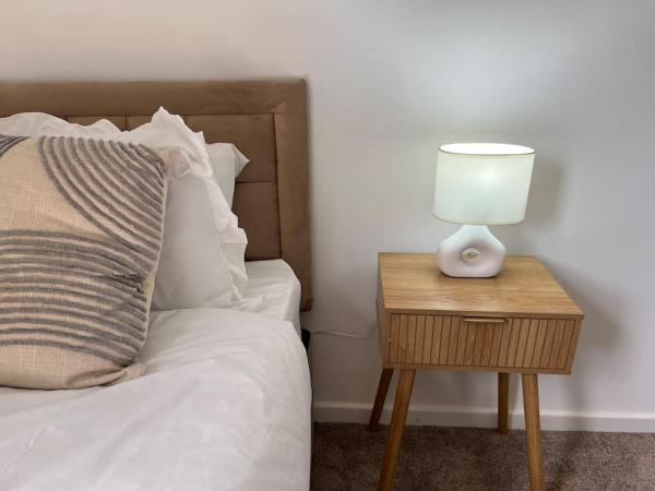 Charming, Modern Flat Sleeps 5 - Dundee