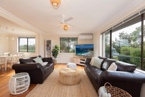 Ocean Views Walk To Malua Beach Ev & Pet Friendly - Malua Bay