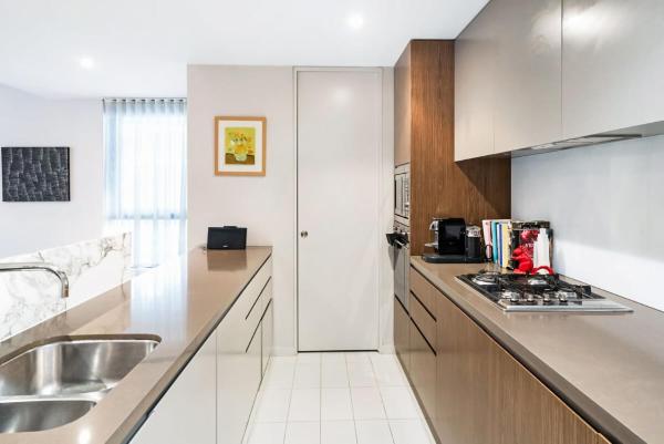 Leafy Inner City Apartment Camperdown - Lewisham