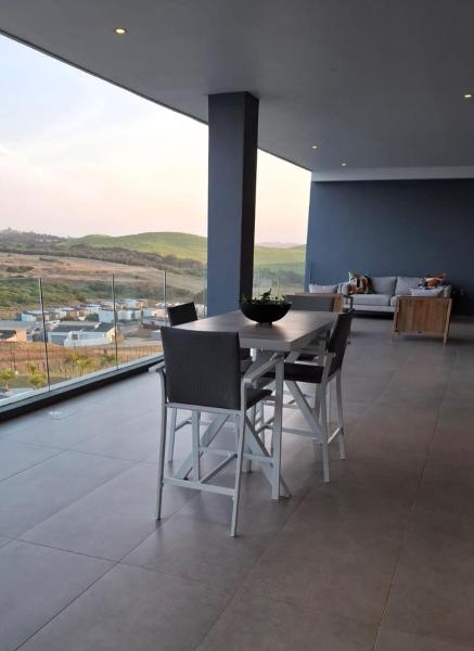 Modern 6 Sleeper With Seaviews - eMdloti