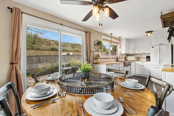 Hidden Valley Retreat - Foothill Views, Large Yard! - Loveland, CO