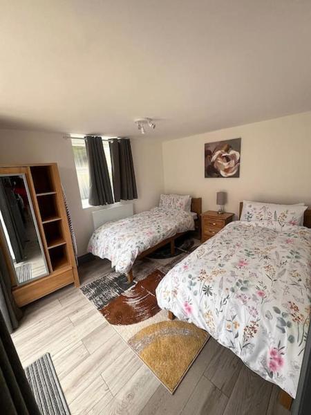 Lovely House In Brentwood - 브렌트우드