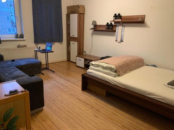 Private Rooms In Shared Apartment - Hamburg