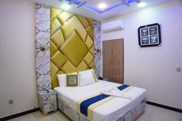 Metro One Hotel - Lahore