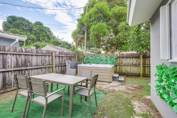 Hollywood Hideaway Close To Dtwn And Beaches - Miramar, FL