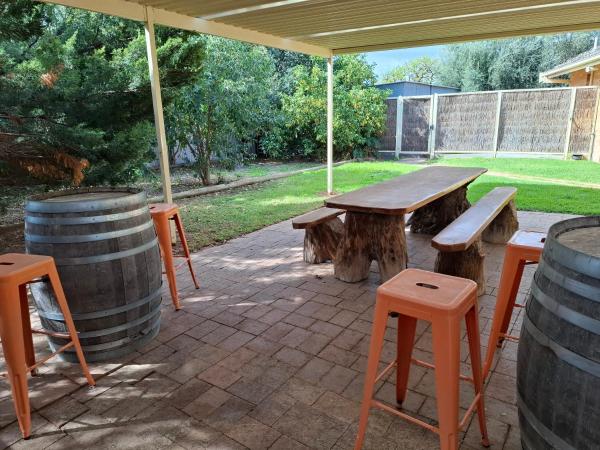 Pak House Central - Spacious 4 Bedroom New Listing! - Moama